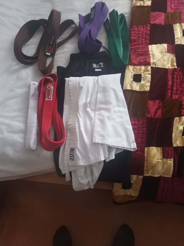 Mens karate suit white top with black trousers comes with brown belt ...