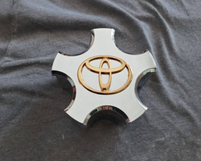 Fits 2001 2002 2003 LS 430 Chrome Star Center Cap with a Gold Toyota ...