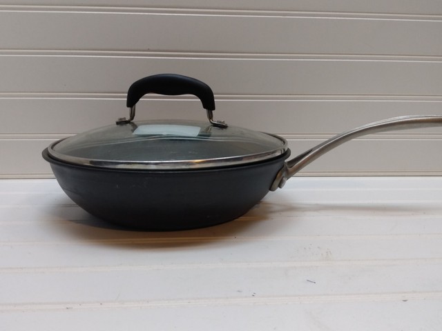 Calphalon D1609 Chef Skillet Saute Pan 2 Quart 9 " With Lid for sale ...