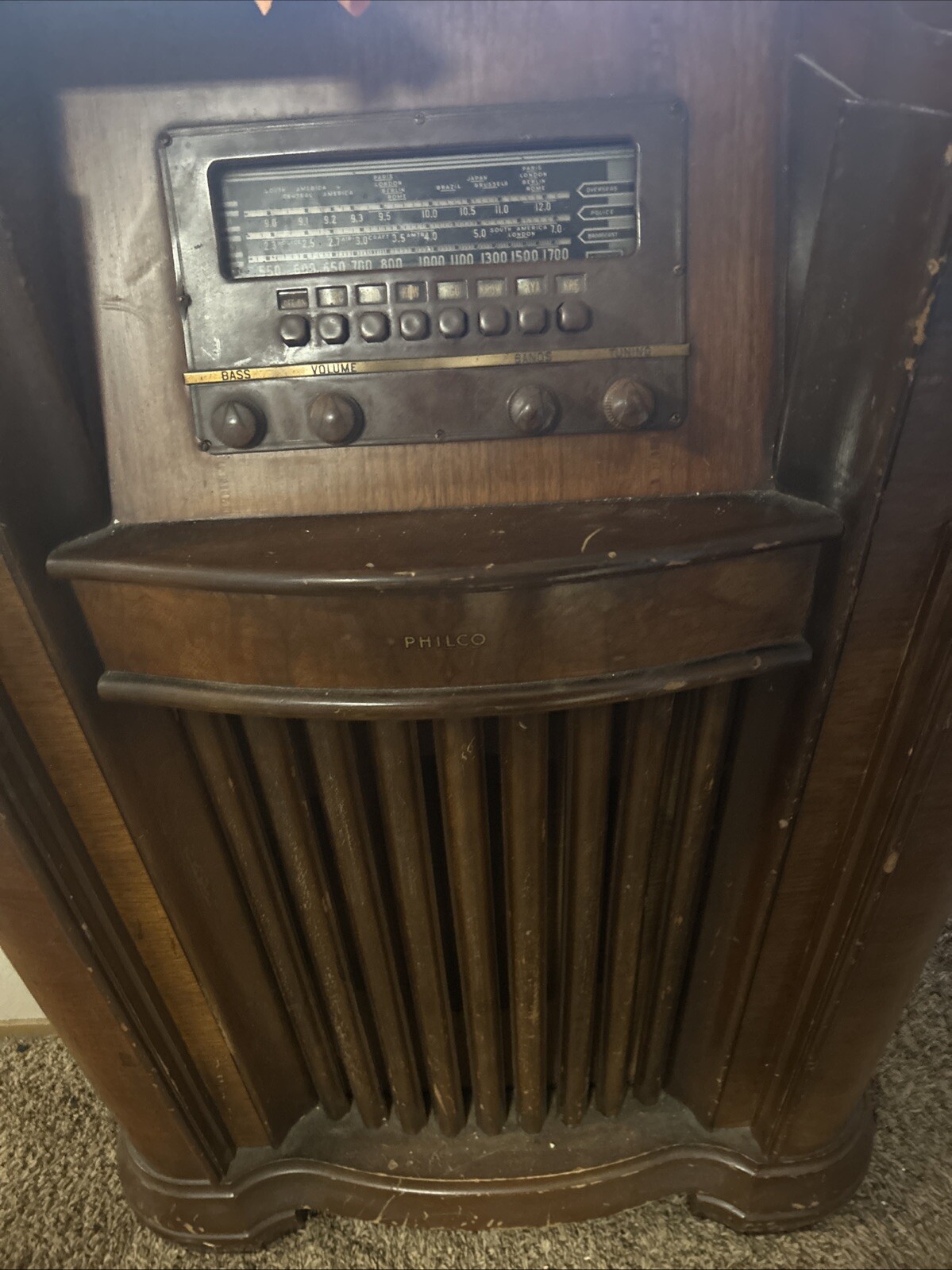Philco Radio. Fine Working Order. All Buttons Work, Lights, Knobs. I.Y ...