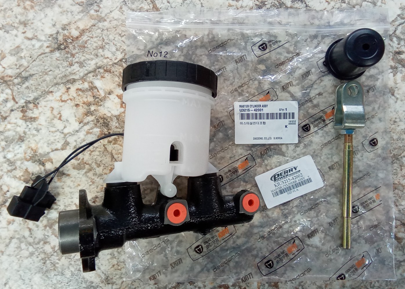 New Genuine Kioti Mechron, K9 U3215-42002 Front Brake Master Cylinder ...