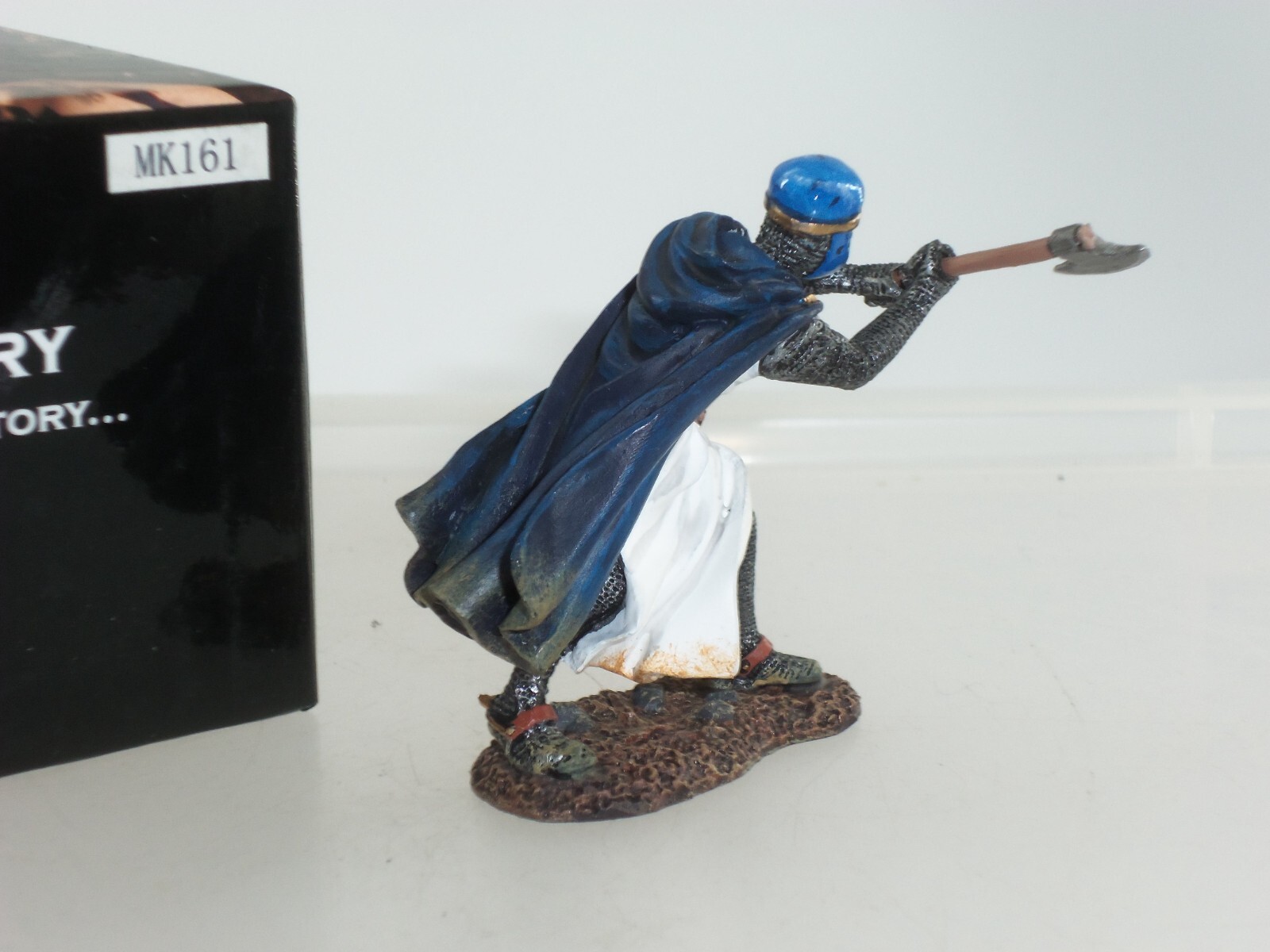 KING AND COUNTRY MK161 CRUSADER MEDIEVAL BLUE KNIGHT AXEMAN FIGHTING IN ...