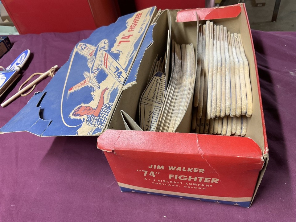 Balsa Wood Gliders W/Display Box 2 Dozen Jim Walker "74" Fighters A J ...