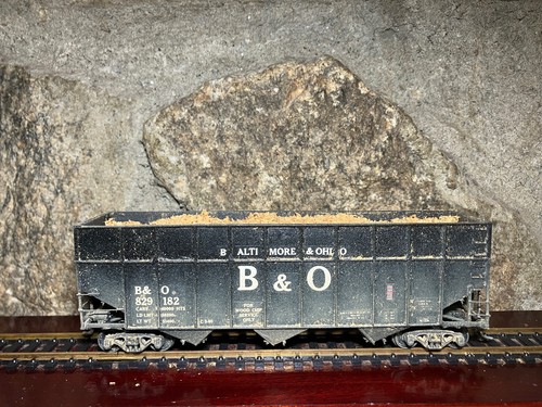Ambroid HO Baltimore and Ohio Hopper 829182 with Woodchip Load | eBay