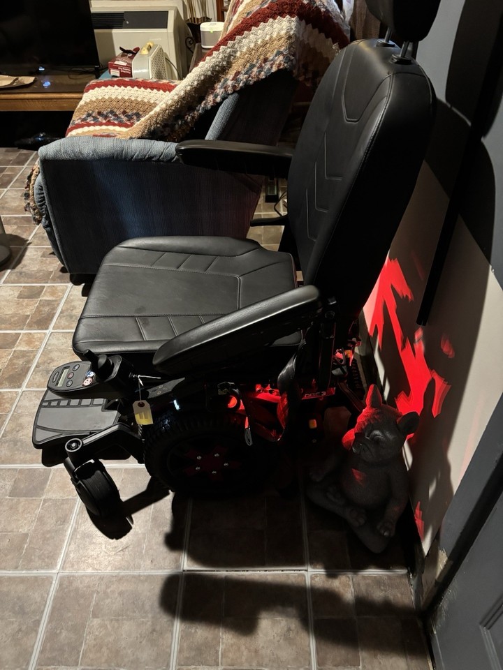 Quantum Black Power Wheelchair Joystick Adjustable Footrests Padded ...
