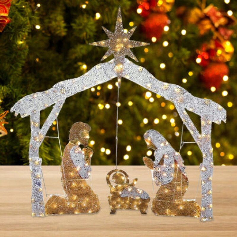 Outdoor Christmas Tree Scenes