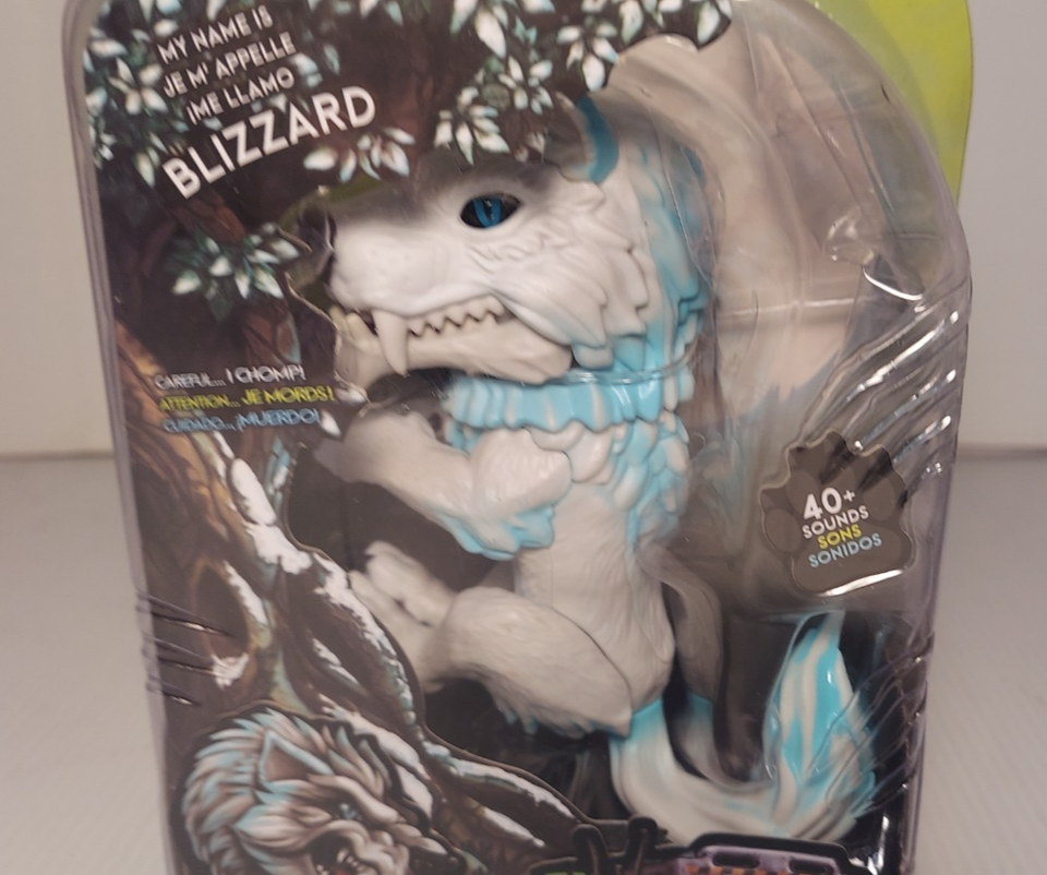 Untamed Dire Wolf by Fingerlings BLIZZARD White and Blue By WowWee | eBay