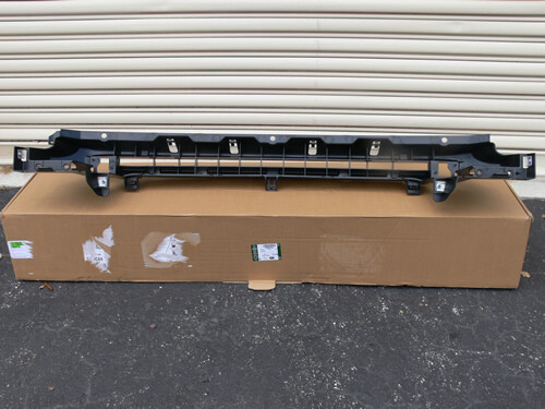 GENUINE LAND ROVER FRONT BUMPER MOUNTING BRACKET RANGE ROVER EVOQUE NEW ...