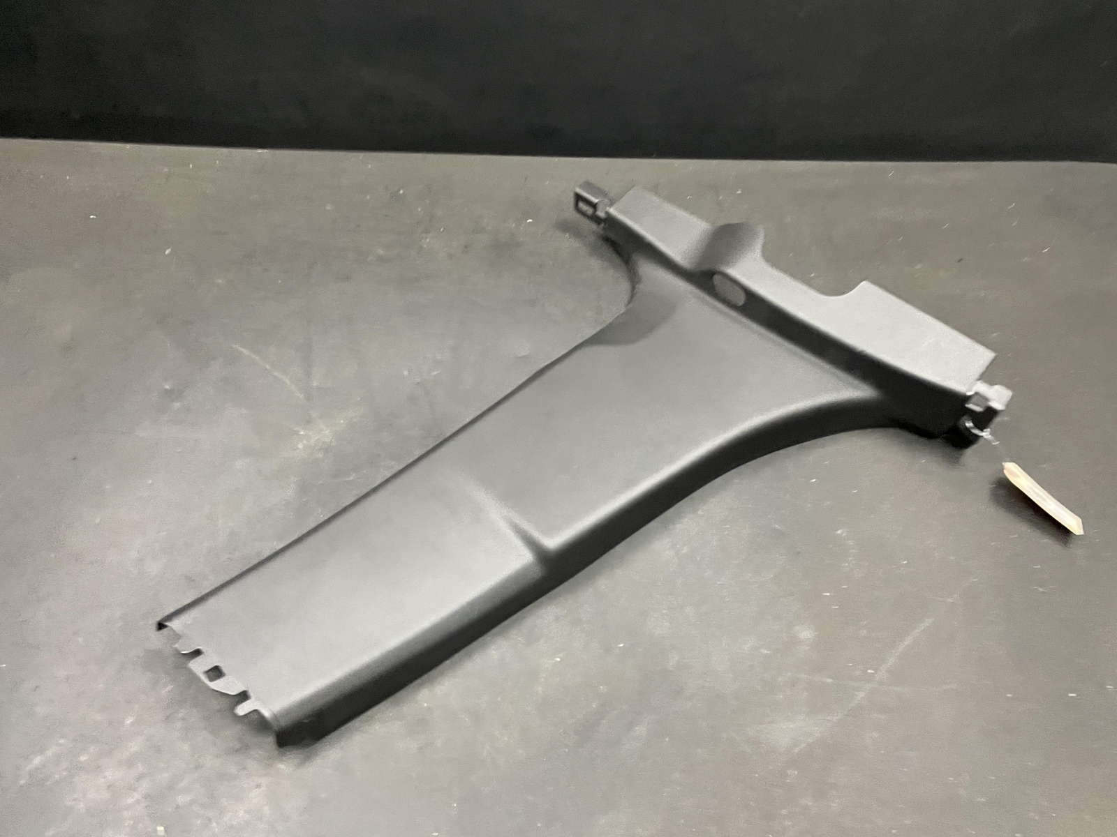 Center Right B Pillar Lower Trim Panel 2021 Cadillac XT4 84468190 2019 ...