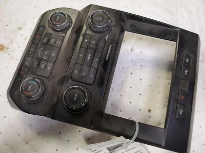 FORD FORD F250SD PICKUP A/V Equipment control panel (radio and climate ...