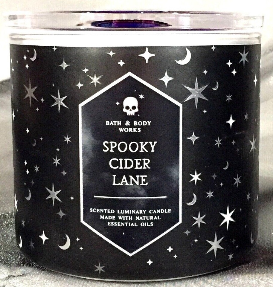 Spooky Cider Lane 3-Wick Skull Black Halloween Candle 14.5 oz Bath ...