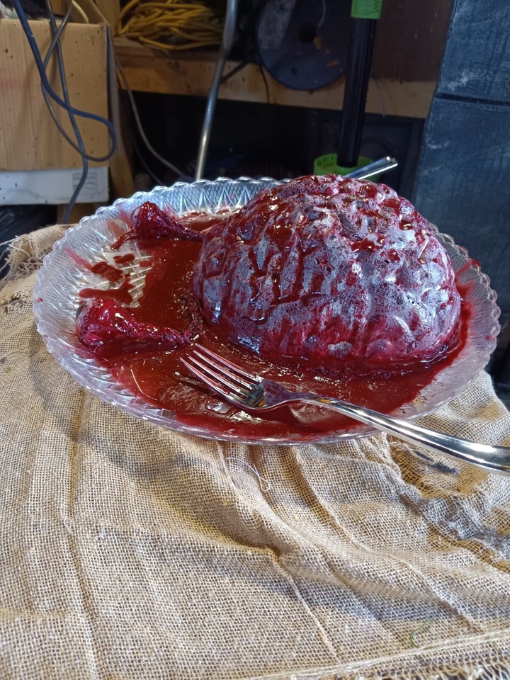 Gory Brain And Eyes On Plate ooak Halloween prop By Madmatshorrorshop ...