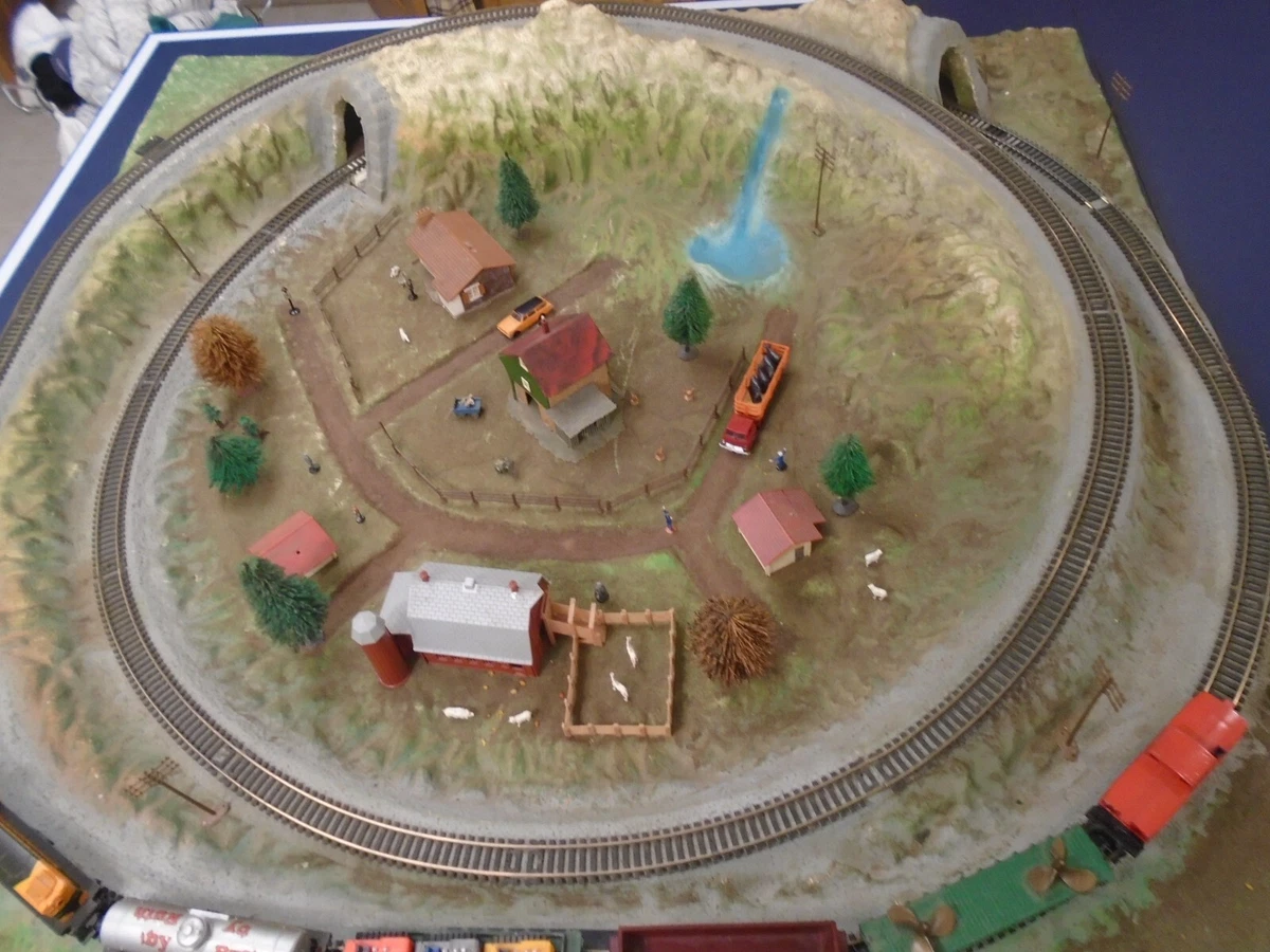 Model Train Platforms Designs