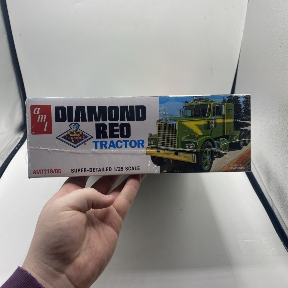 AMT MACK DIAMOND REO TRACTOR 1/25 SCALE MODEL TRUCK KIT 858388013514| eBay