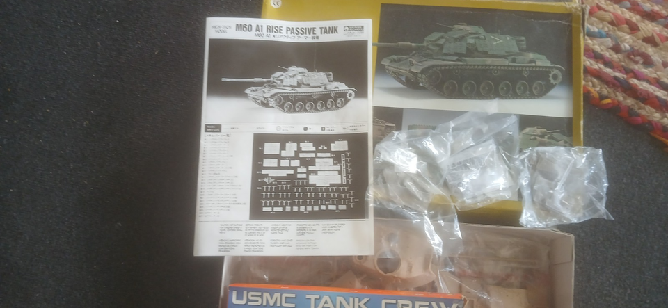 GUNZE SANYO M60 A1 W/ RISE PASSIVE ARMOUR METAL. W/ USMC CREW 1/35 ...