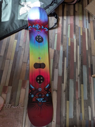 salomon gypsy snowboard, with bindings, mounts, a stomp pad and padded ...