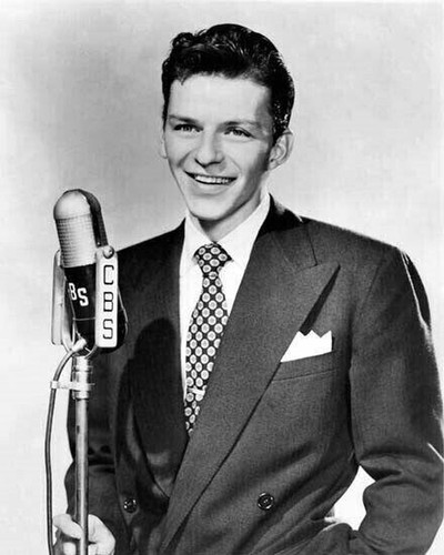 Frank Sinatra Smiling Pose 1940s Standing By Cbs Microphone 8x10 photo ...