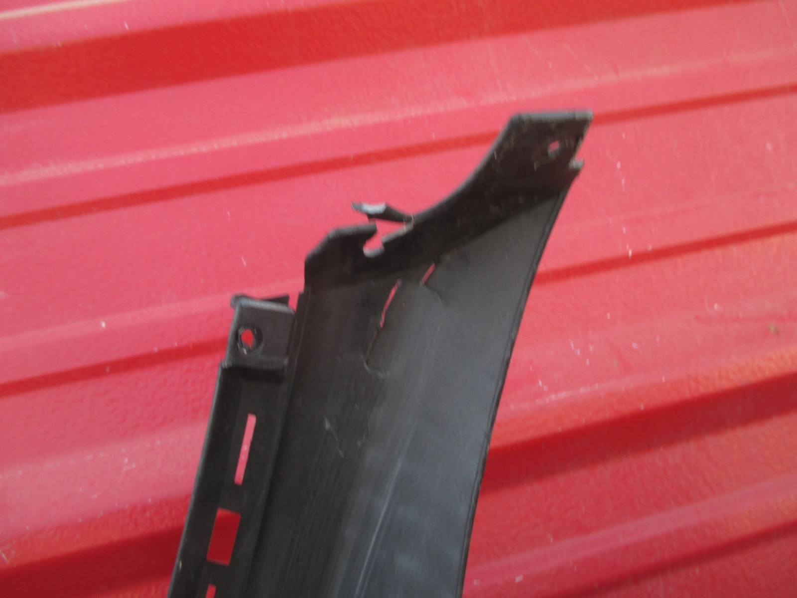 2007-2012 GMC Acadia Front Bumper Upper Cover 2008 2009 2010 2011 2012 ...