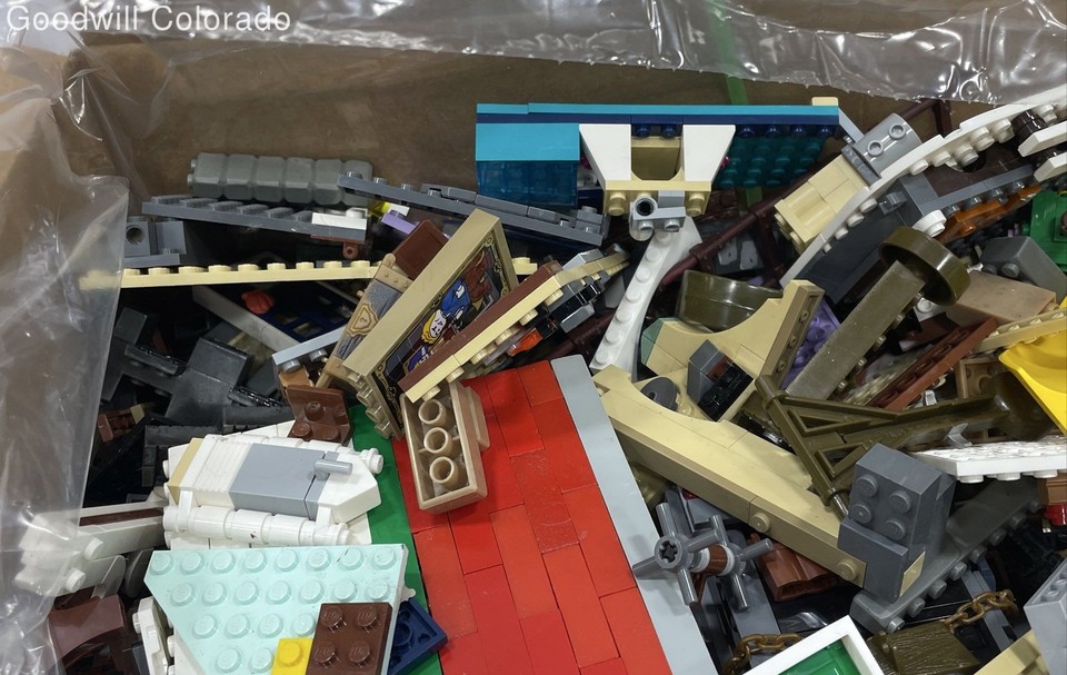 7.5 Pound Box Of Assorted Building Toys | eBay