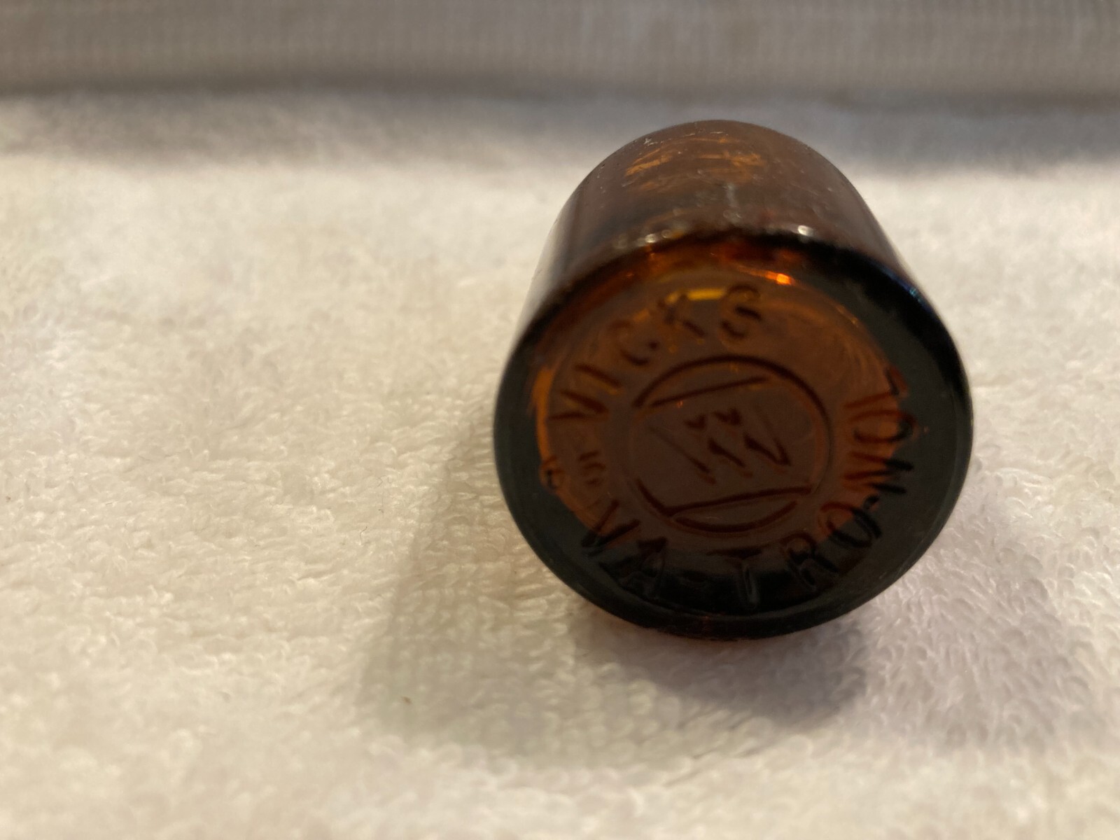 Amber Brown Vicks Bottle 2 1/4" Tall | eBay