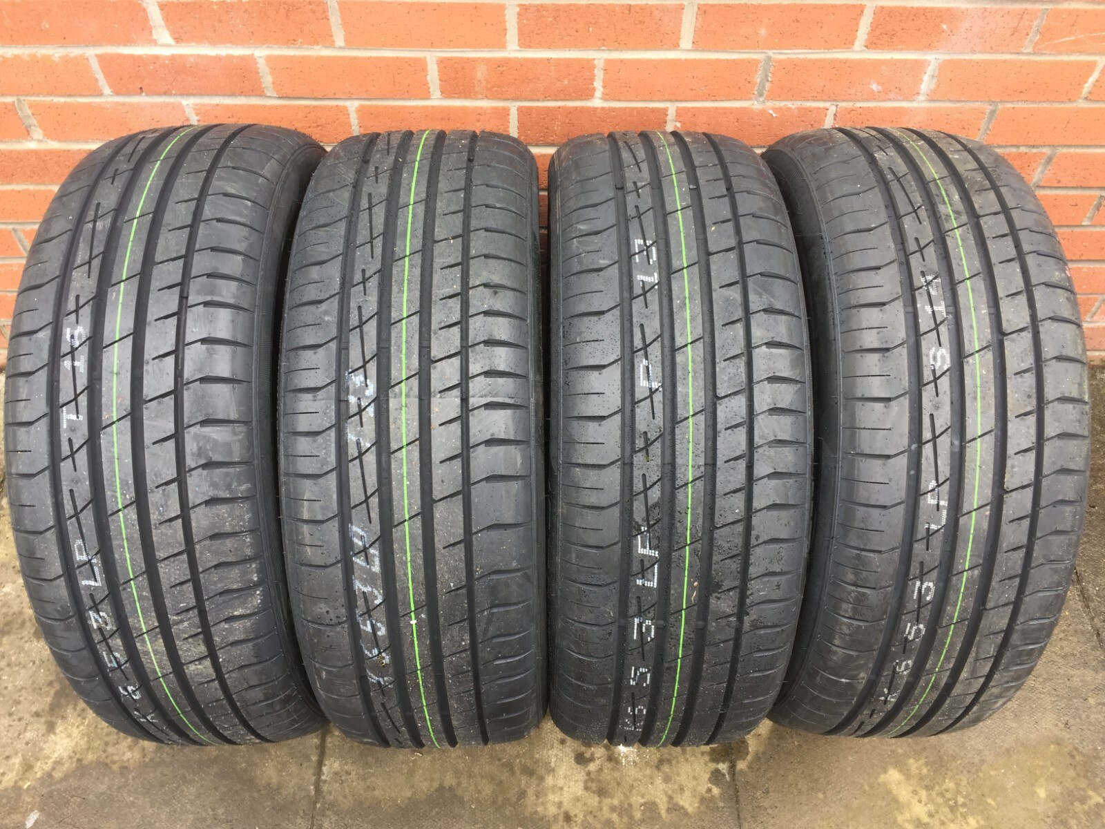 4 X 255/55ZR20 110W XL ACCELERA IOTA 4X4 TYRES 255 55 20 EXTRA LOAD 255 ...