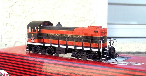 Great Northern Railway Railroad Alco S-2 Powered Locomotive Atlas HO ...