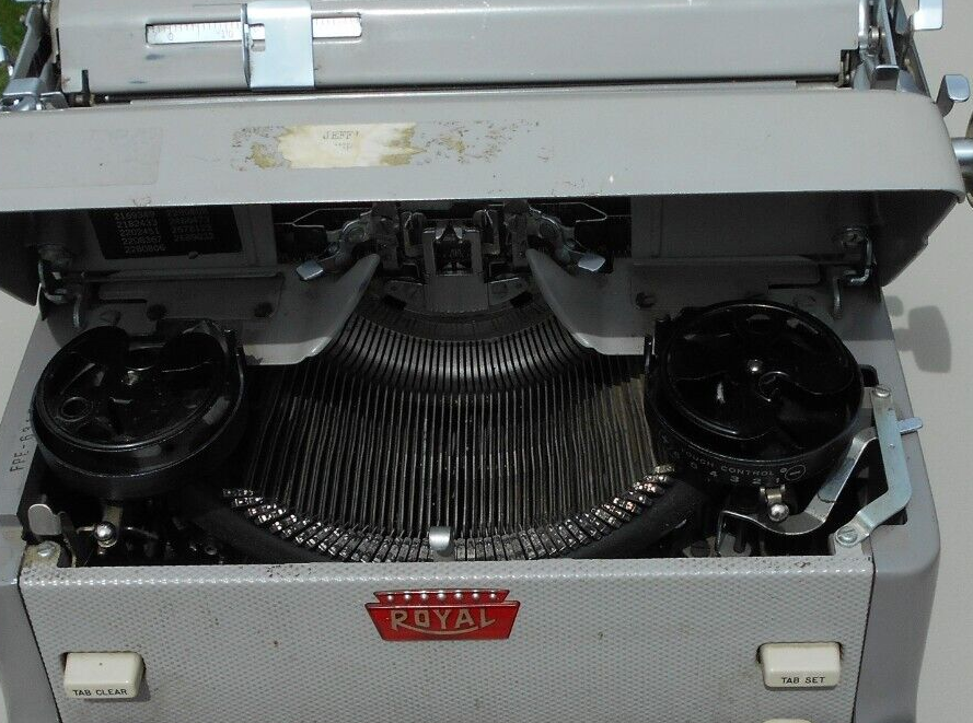 Royal Vintage Manual Typewriter Space Bar Doesn't Work Grey Metal For ...