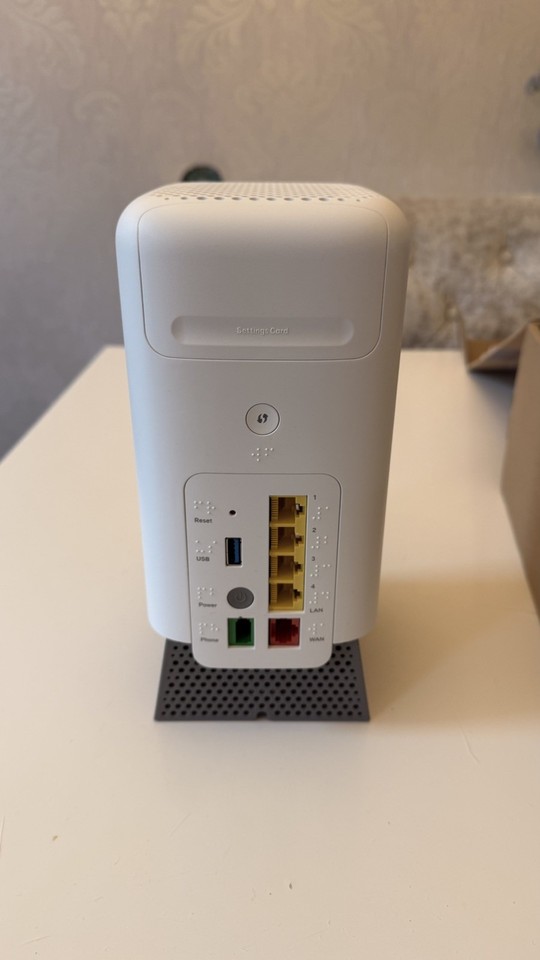 EE Smart Hub Pro Router - WiFi 7 - SH40J | eBay UK