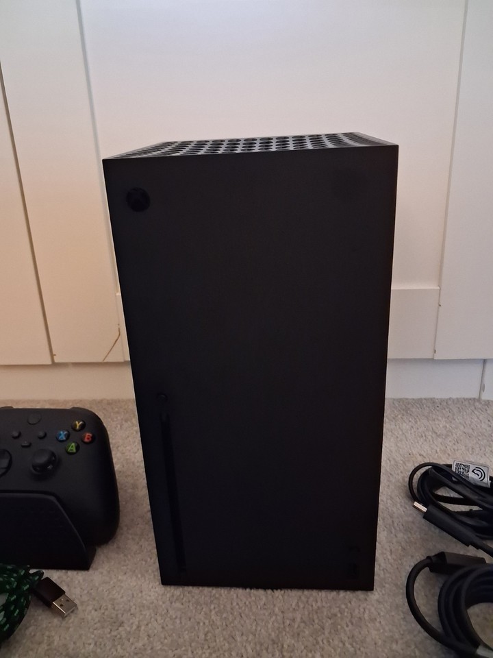 Xbox Series x 1TB Black Console With Controller, Charging Dock, Cables ...