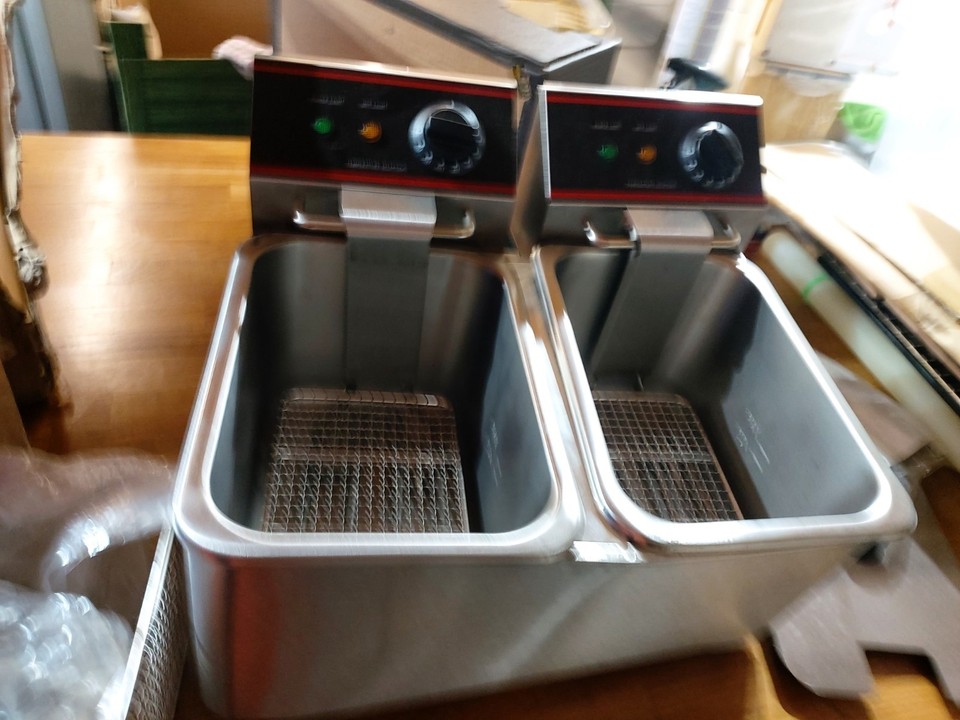 Twin Tank Electric Deep Fat Fryer 2x 4L, 2 x 2000w, 2x 3 pin plug ...