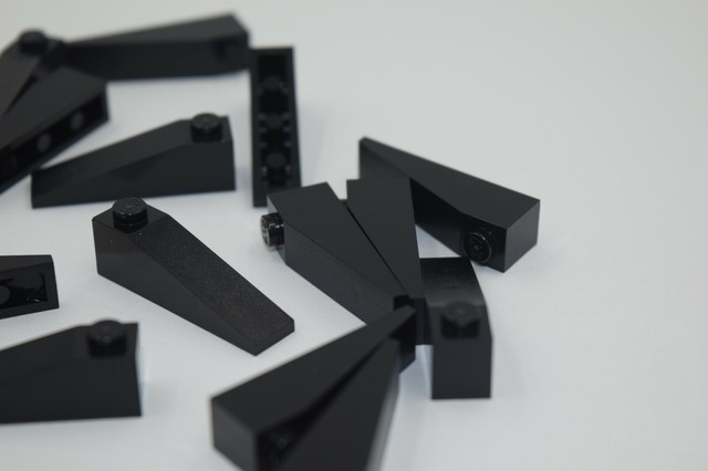 (25) NEW LEGO 1x4 Black Roof Tiles 60477 4515362 slope 18 angle ...