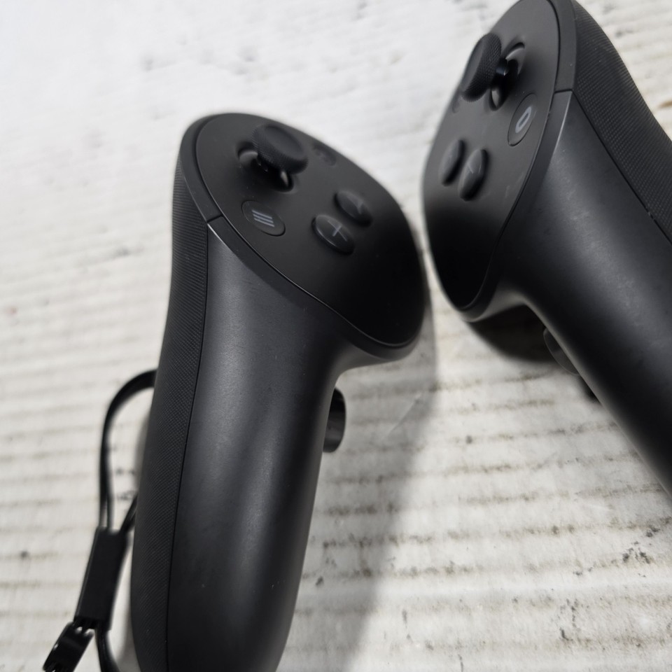 Meta Quest Touch Pro Controller Set With Charging Cable | eBay