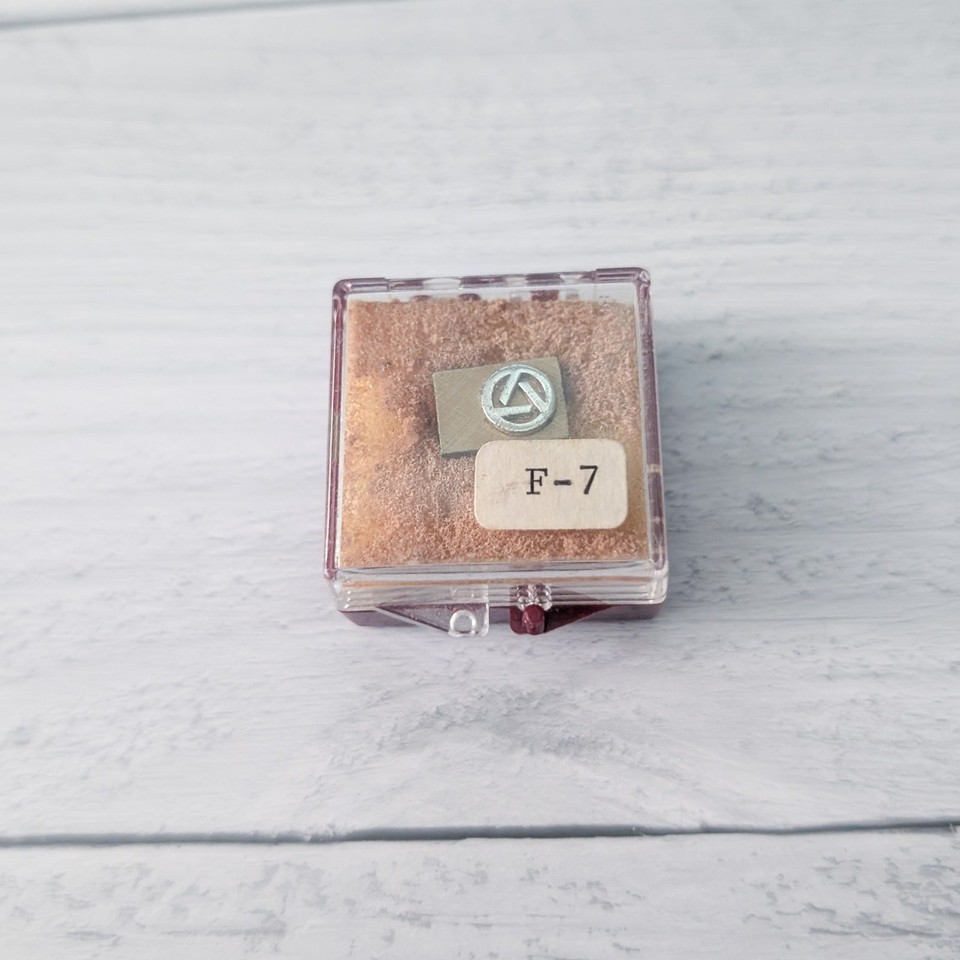 Vintage Balfour Pin Triangle Emblem in Box - Heavy Tarnish/Condition ...