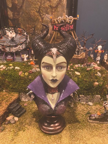 Maleficent Evil Queen 16” Statue Bust Green LED Light Eyes Halloween ...