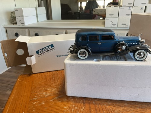 1/24 Danbury Mint Blue 1932 Cadillac V-16 Fleetwood Sedan Ltd. Ed. 1863 ...