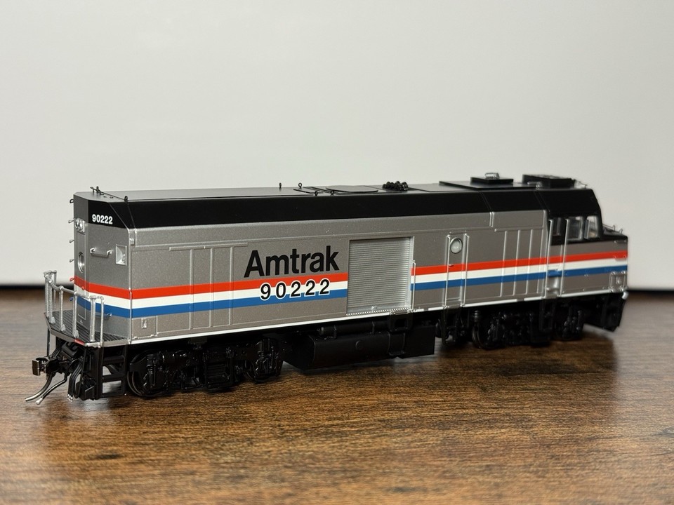 HO Rapido Amtrak NPCU Ex-F40PH Cabbage Phase 3 III #90222 DCC Ready ...