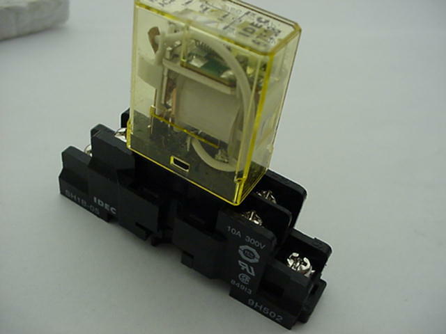 Idec RH1B-UL AC24V Relay NEW With Base Ships on Same Day of the Purcha ...