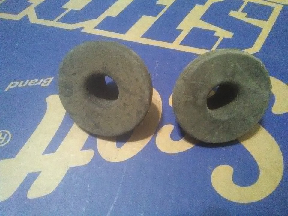 5.4L 6.0L Lower Radiator Rubber Bushing | Fits 05 06 07 Ford F250 F350 ...