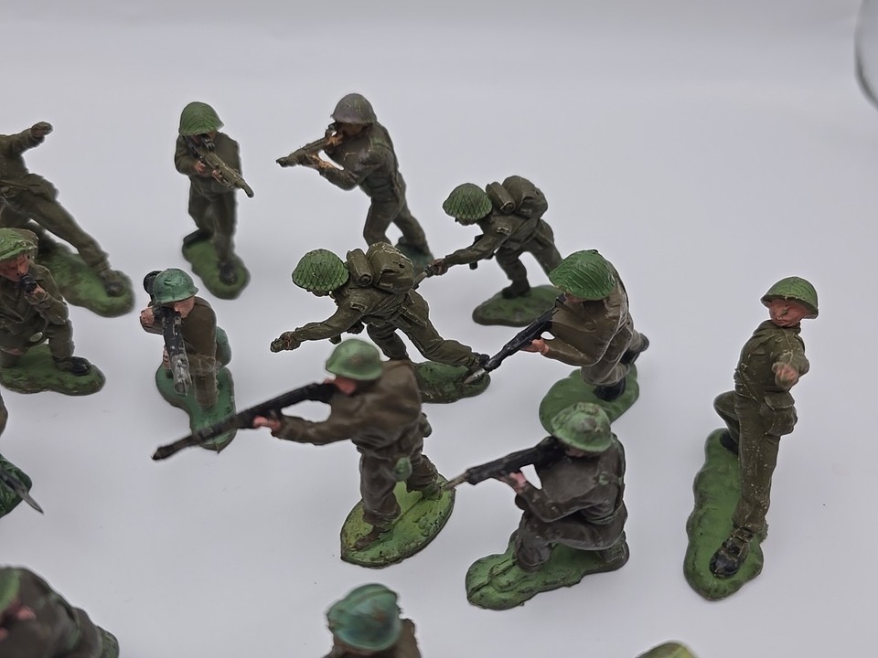 Vintage Plastic Soldiers Britains Soldiers 1/32 Scale Army Men | eBay UK