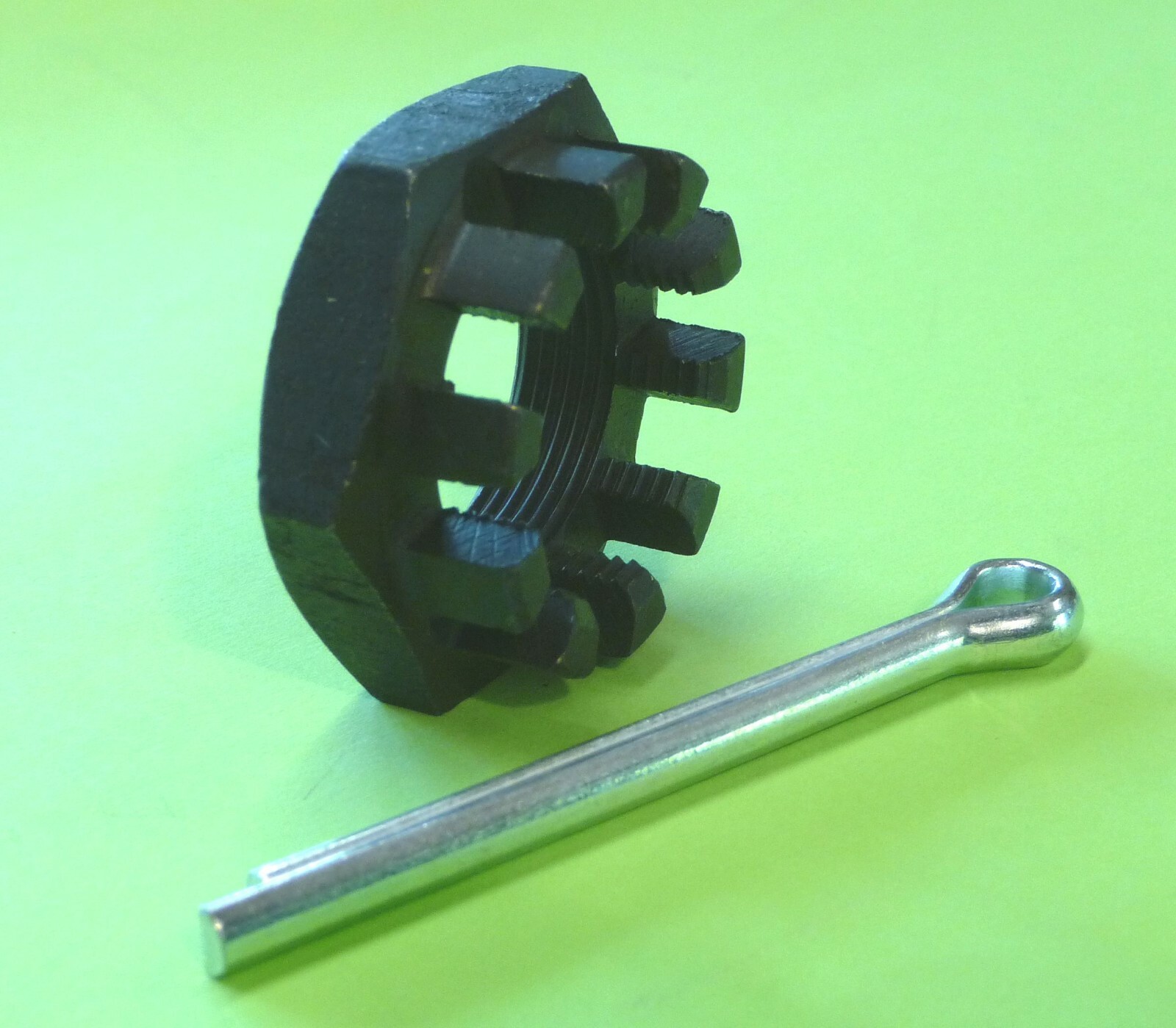 VW Bus T1 T2 T3 Kronenmutter SW 46 mit Splint für Bremstrommel HINTEN ...