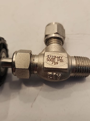 HOKE Needle Valve, Forged SS, Right angle, 5000 PSI, 1/4" NPT, 3722H4Y ...