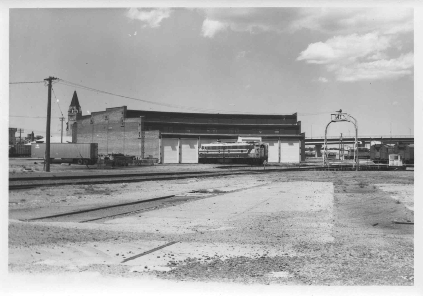 VV659 RP 1991 UPRR UNION PACIFIC RAILROAD ROUNDHOUSE AT CHEYENNE WY | eBay