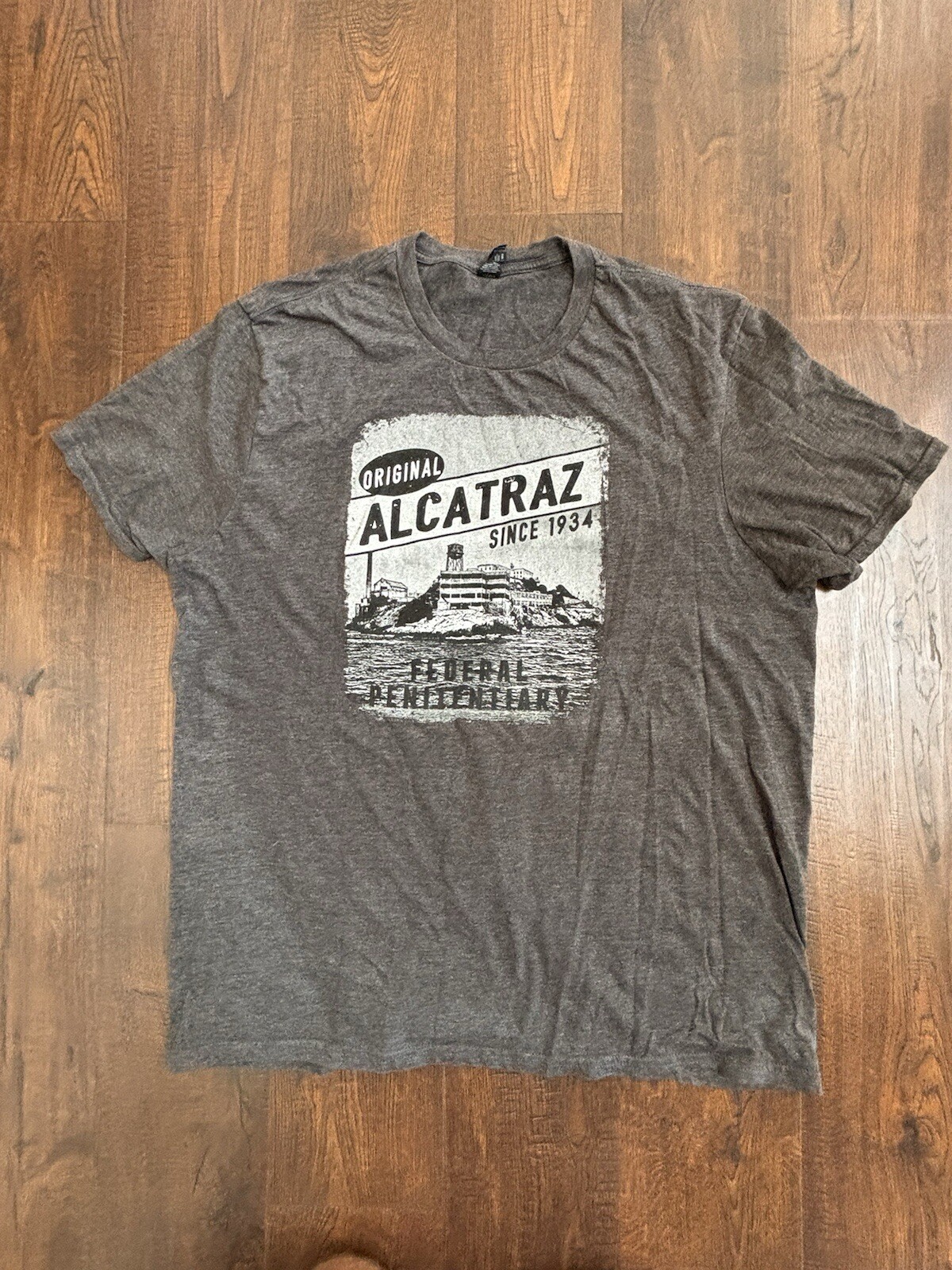 Original Alcatraz Federal Penitentiary T Shirt Gray S… - Gem
