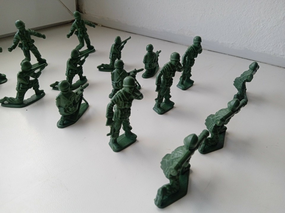 28 pcs USSR Toy Soldiers plastic Soviet Red Army Toy Soldiers vintage ...