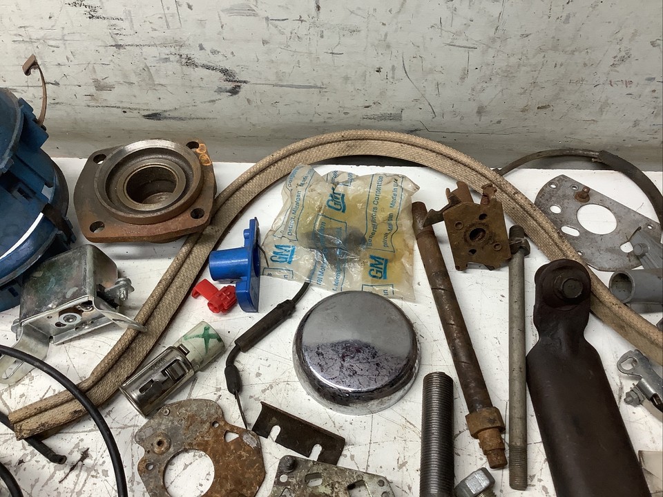 LOT OF MISCELLANEOUS RESTORATION PARTS LOT #999 - FORD / GM / CHEVY ...