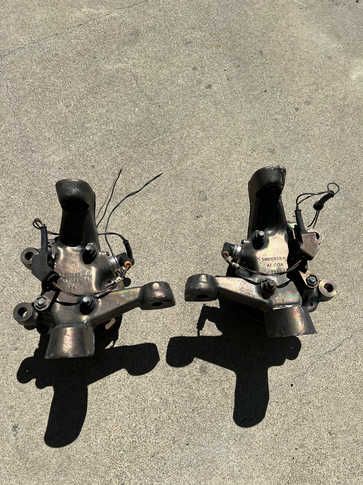 CORVETTE C4 COUPE Passenger Right & Left Front Spindle Knuckle Hub 86 ...