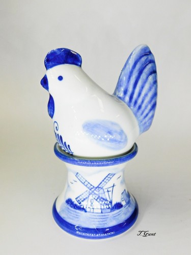 Delft Blue Hand Painted Sitting Hen Chicken Salt and Pepper Set | eBay
