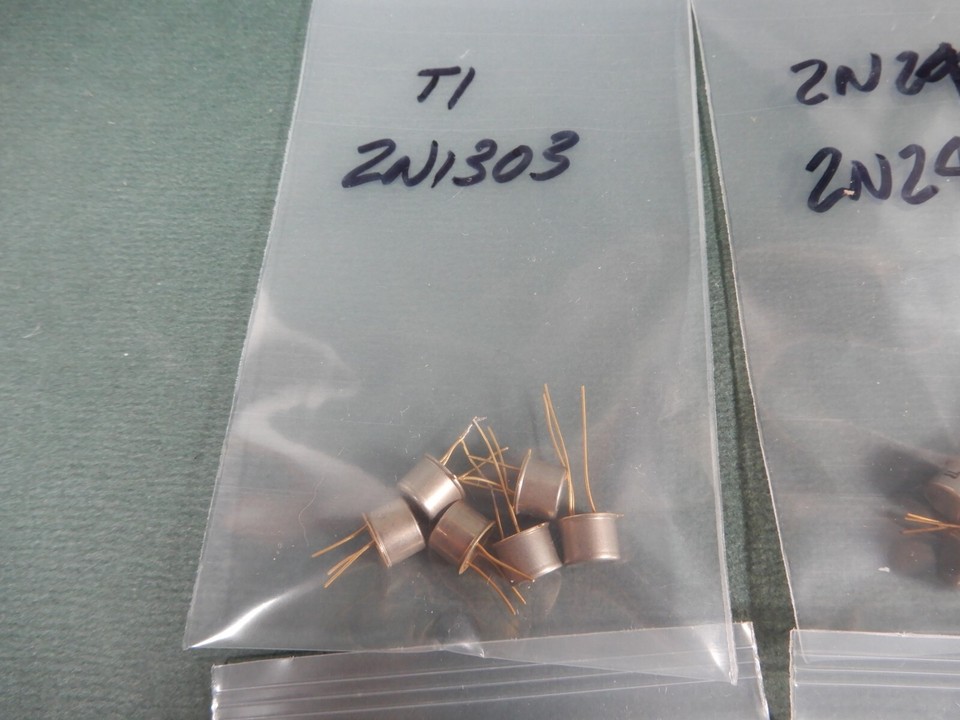 Vintage Transistor Lot 2N1303 2N1305 2N3567 2N2405 2N4354 Some ...