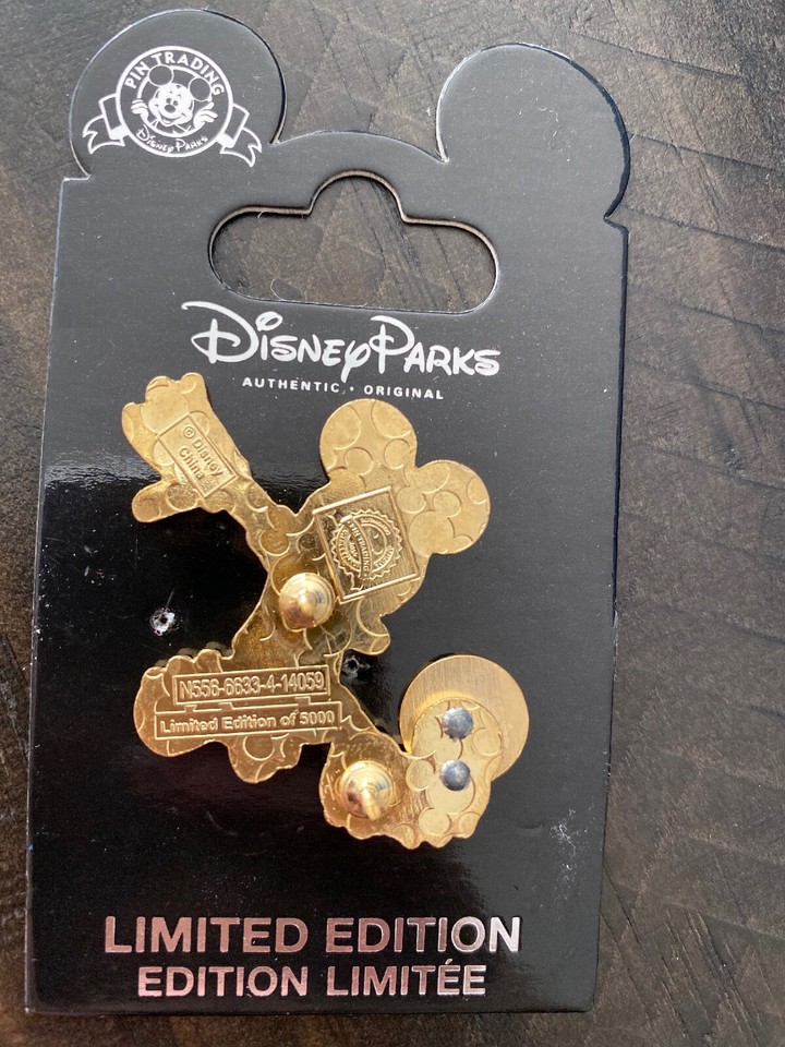 DISNEY 2014 FIFA WORLD CUP Mickey Mouse Soccer Limited Edition 5000 Pin ...