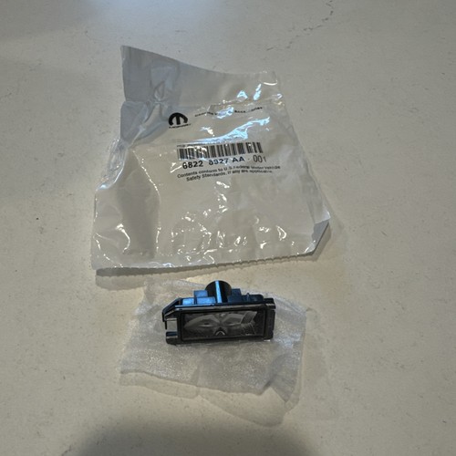 New Mopar 68228927AA 2014-2021 Jeep Grand Cherokee License Plate Light ...